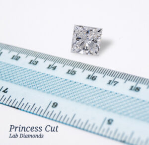 Pear Cut Diamond Size Chart: Carat, Weight, MM Guide